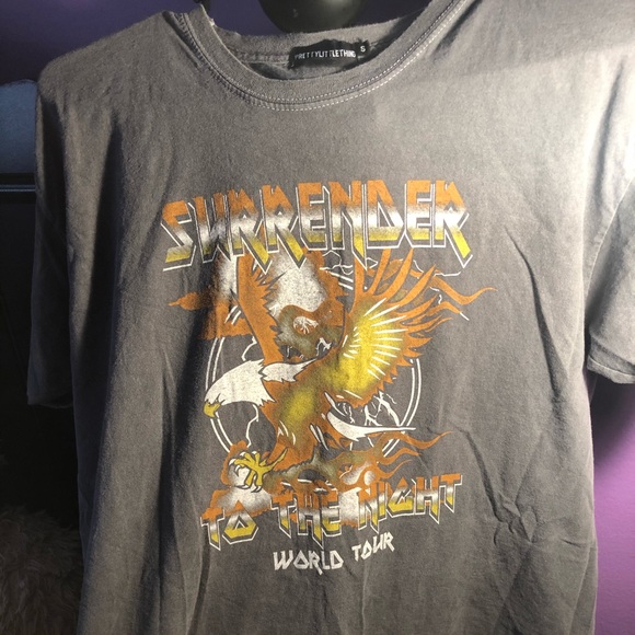 PrettyLittleThing | Tops | Graphic Surrender World Tour Tee | Poshmark